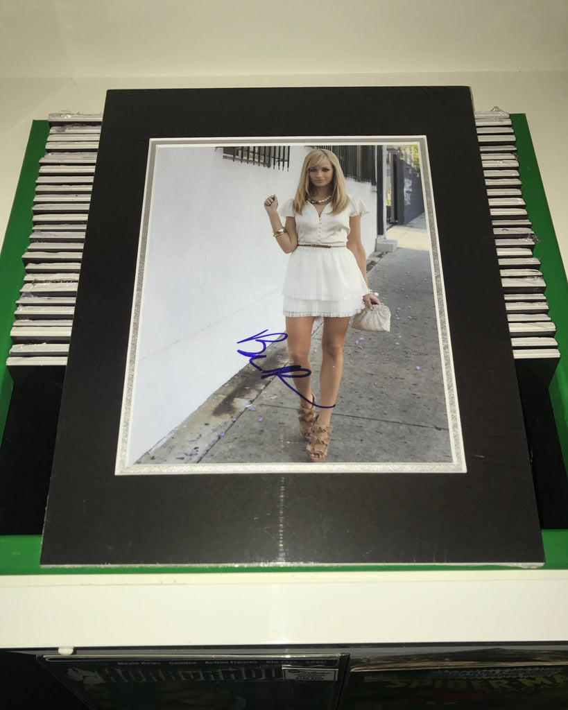 Beth Behrs Autograph | 2 Broke Girls – Greenlight Exclusive